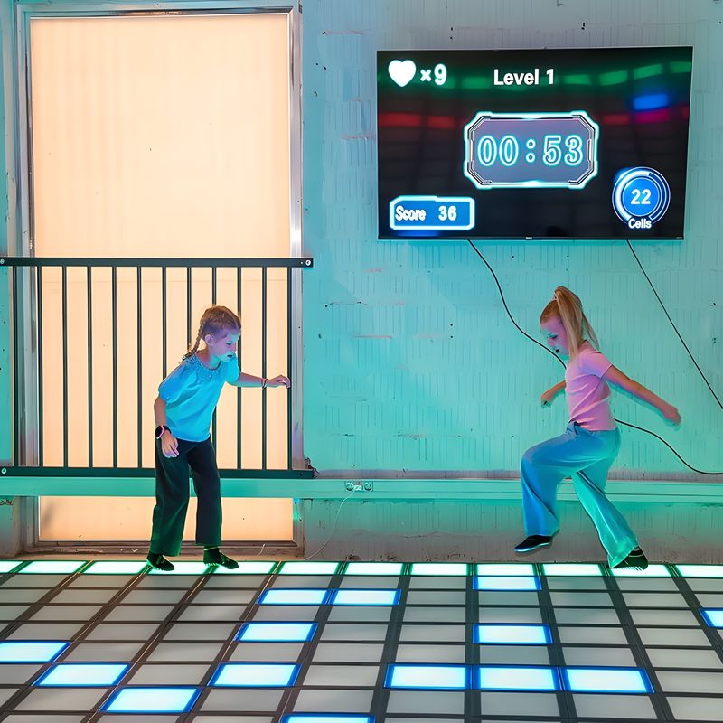 Jumping Grid Multi Players Game Led Dance Floor Tile For Amusement Park