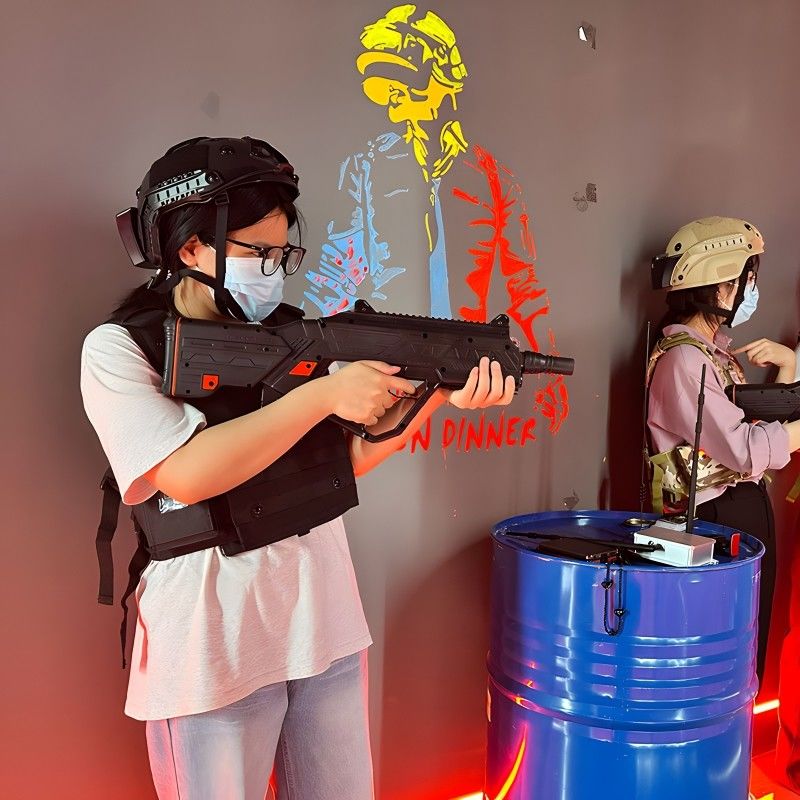 Outdoor Laser Tag Equipment Gun And Vest Multiplayer Laser Tag Weapon ...