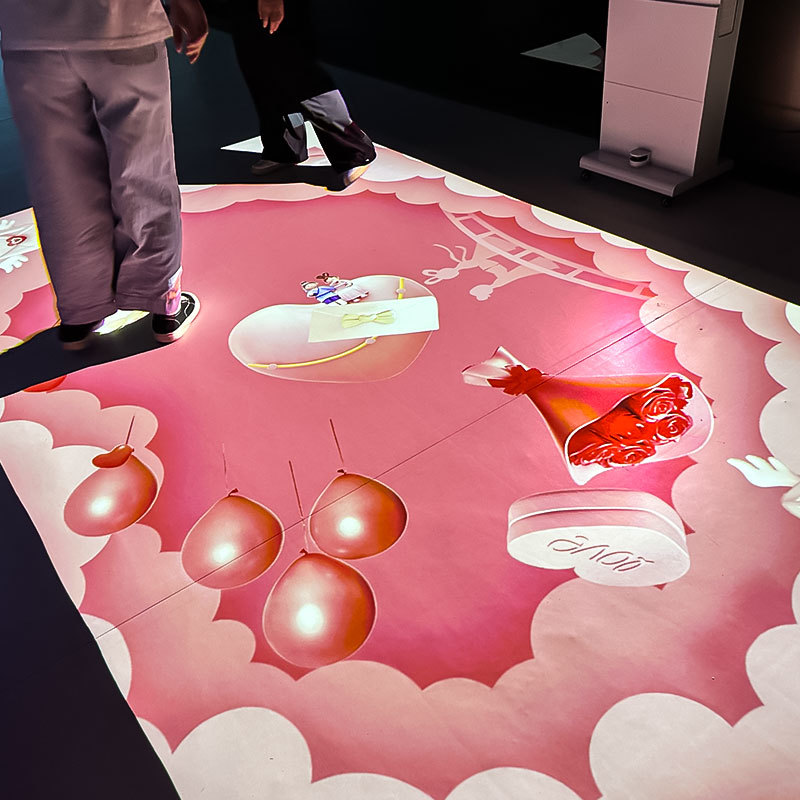 Mobile Interactive Ground Projection with 1280*800 Resolution